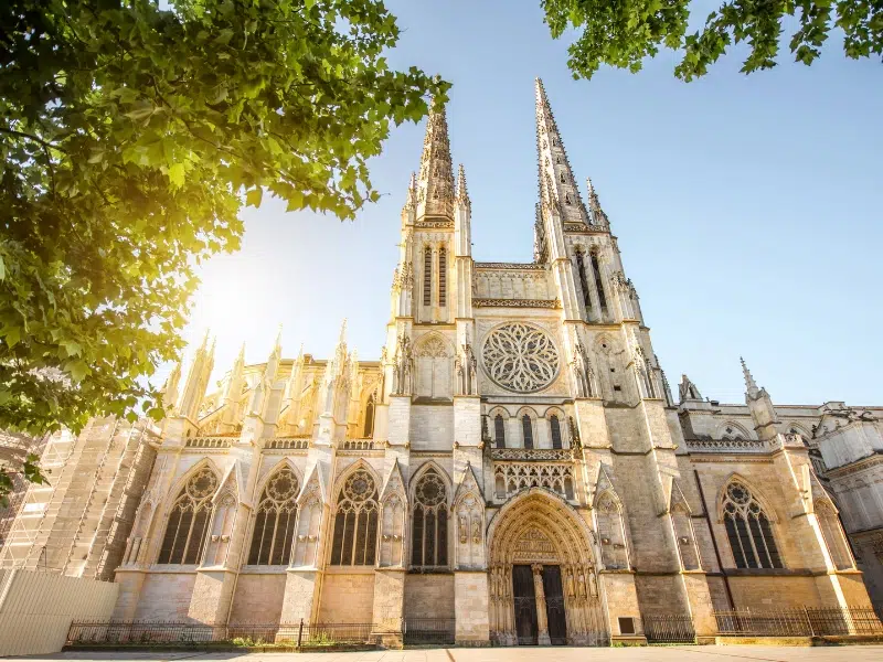 Descubra la catedral de Saint-Andre: la joya gótica de Burdeos