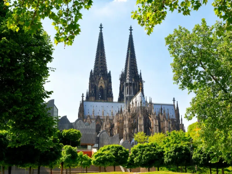 Découvrez la cathédrale de Cologne : Un joyau de l'architecture gothique