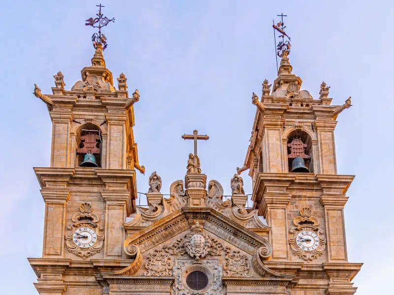 Descubra la Iglesia de la Santa Cruz: Una maravilla barroca en Braga