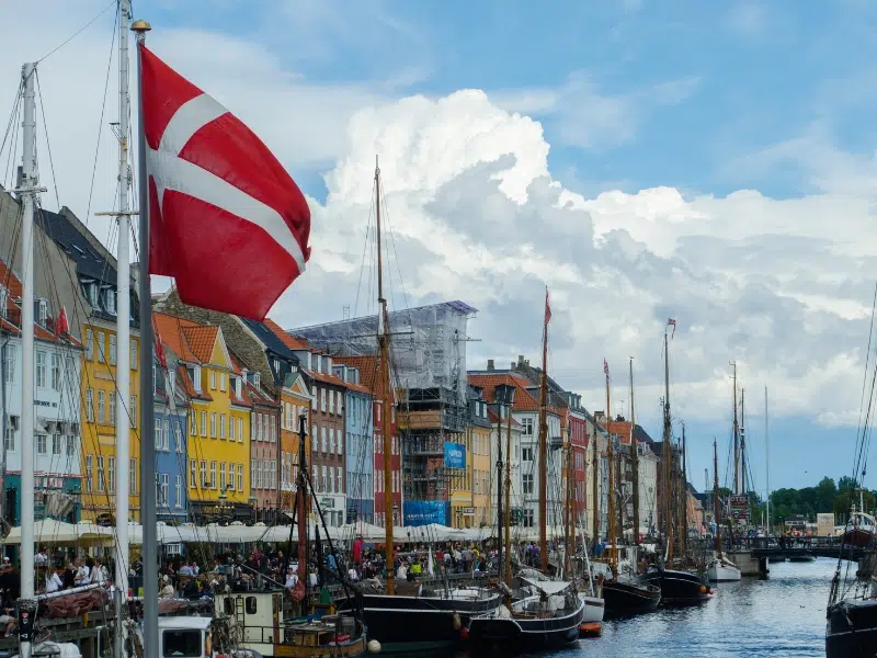 Ανακαλύψτε το Nyhavn: το πολύχρωμο στολίδι του καναλιού της Κοπεγχάγης
