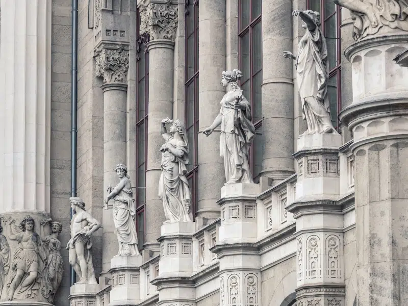 Discover Vigadó Square: Budapest's Cultural Gem