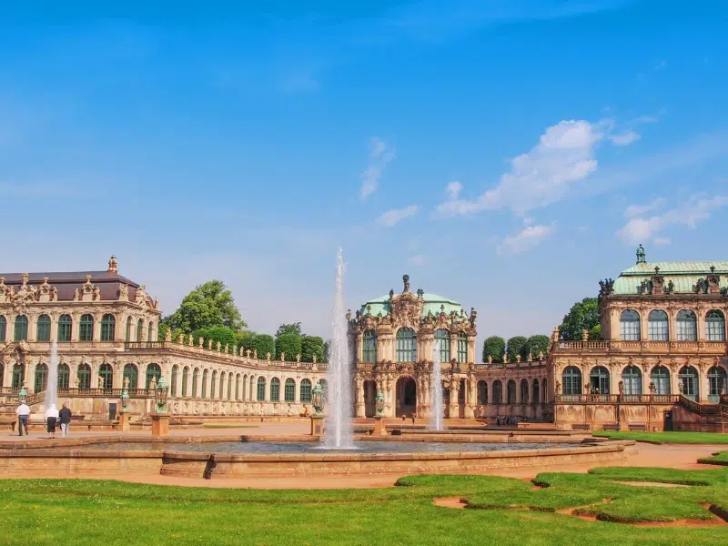 Découvrez le Zwinger : Un chef-d'œuvre baroque à Dresde