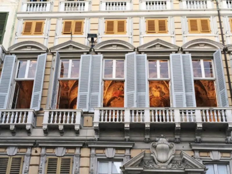 Entdecken Sie Piazza Fontane Marose: Genuas historisches Juwel