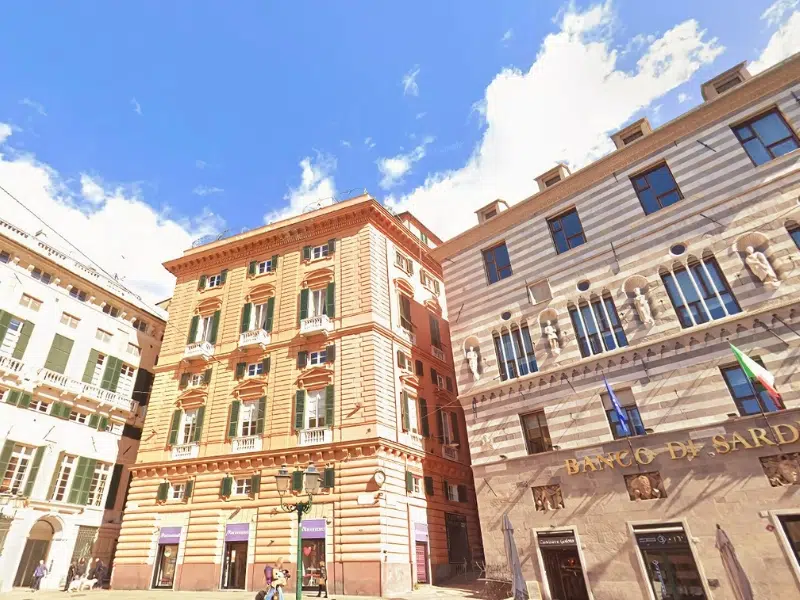 Entdecken Sie Piazza Fontane Marose: Genuas historisches Juwel