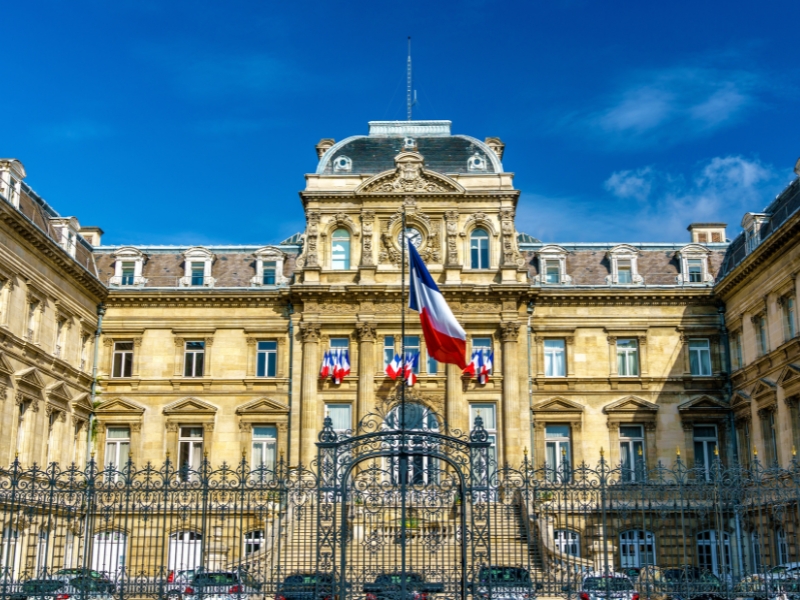 Explore Republic Square: Lille's Vibrant Heart of Culture
