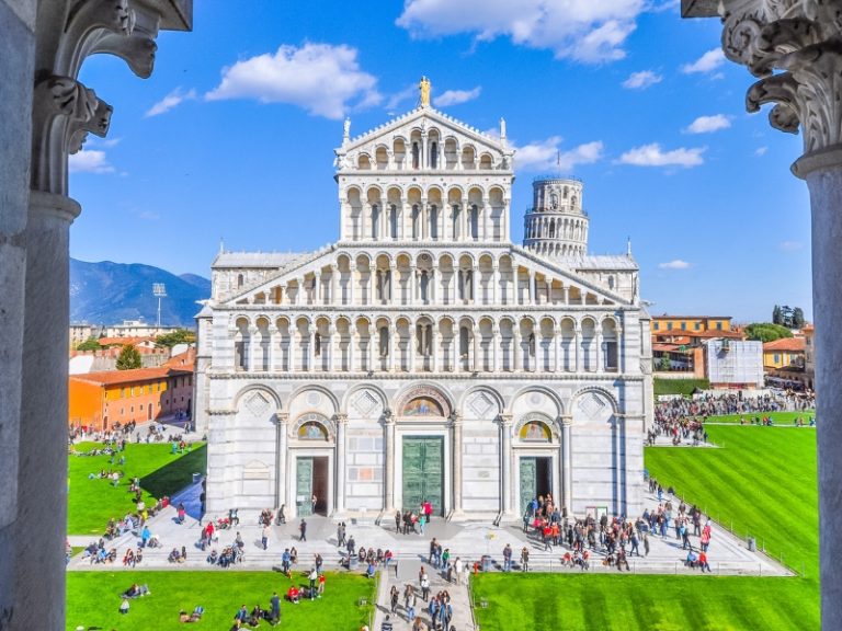Discover the Cattedrale di Pisa: Architectural Brilliance