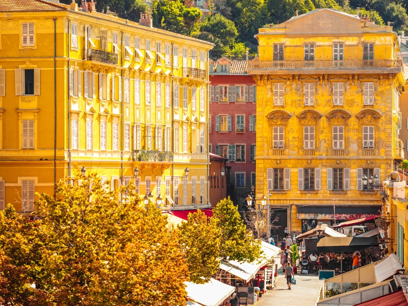Découvrez le Cours Saleya : le cœur vibrant de Nice