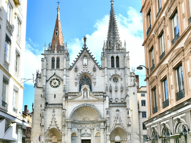 Discover Église Saint-Nizier: Lyon’s Architectural Masterpiece