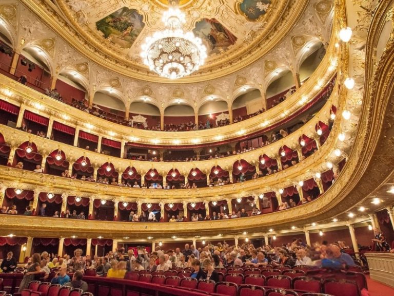 Discover the Opéra de Marseille: A Cultural Landmark