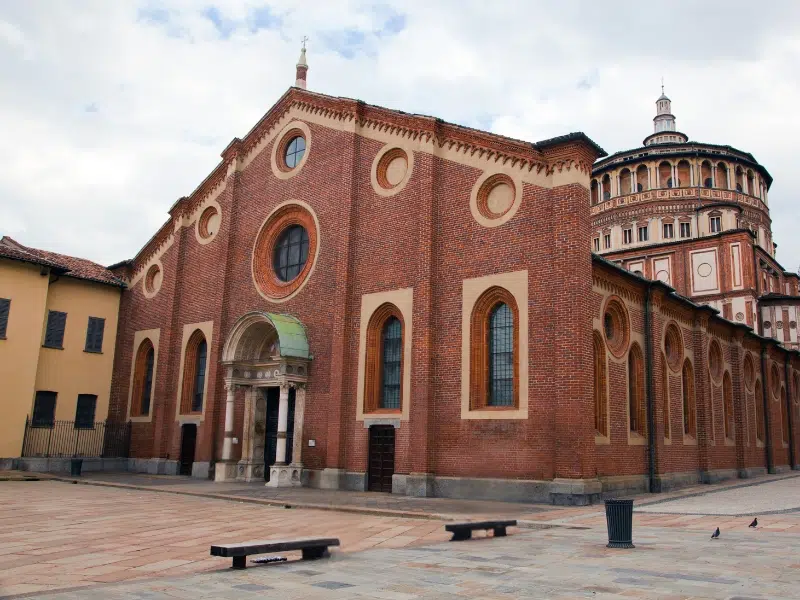 Discover Piazza di Santa Maria delle Grazie in Milan