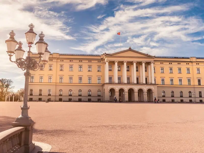 Discover the Royal Palace: Norway’s Majestic Monarchy