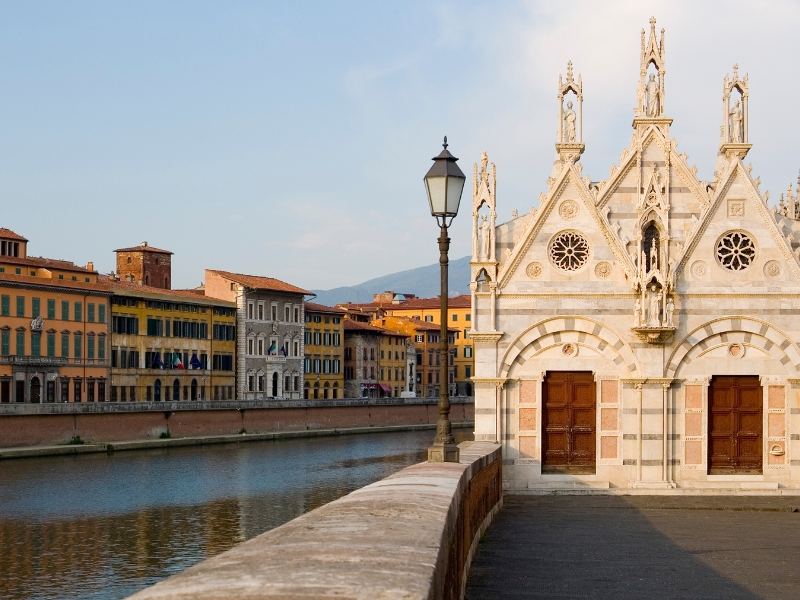 Discover Santa Maria della Spina: Pisa's Gothic Gem