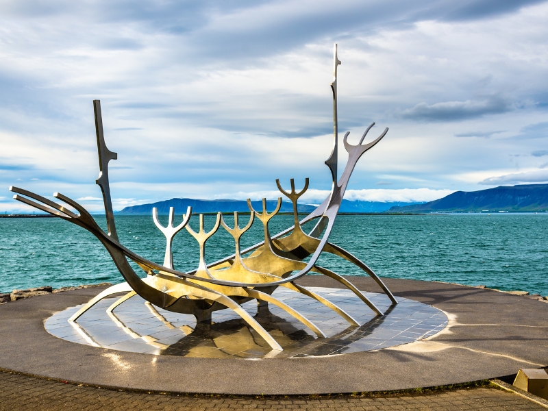 Discover the Sun Voyager: Reykjavík's Iconic Sculpture