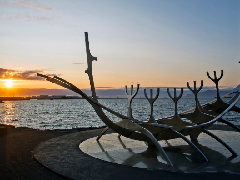 Ontdek de Zonnereiziger: De iconische sculptuur van Reykjavík
