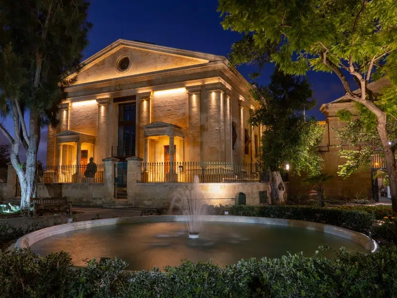 Discover the Upper Barrakka Gardens: Valletta's Scenic Gem