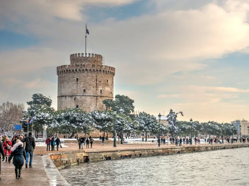 Ανακαλύψτε τον Λευκό Πύργο της Θεσσαλονίκης με την πλούσια ιστορία του