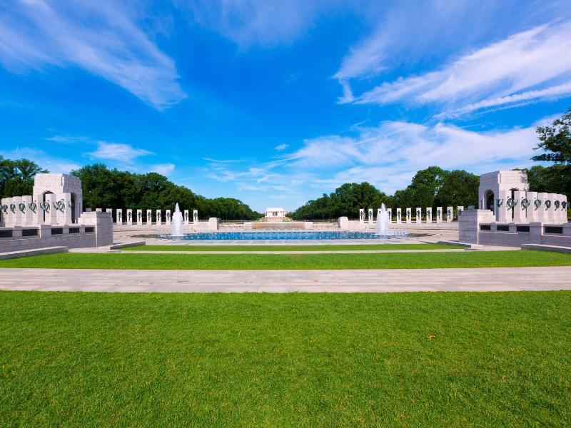 Discover the World War II Memorial: A Tribute on the National Mall