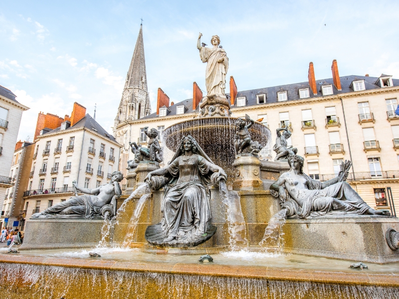 Découvrez la Place Royale : La majestueuse place publique de Nantes