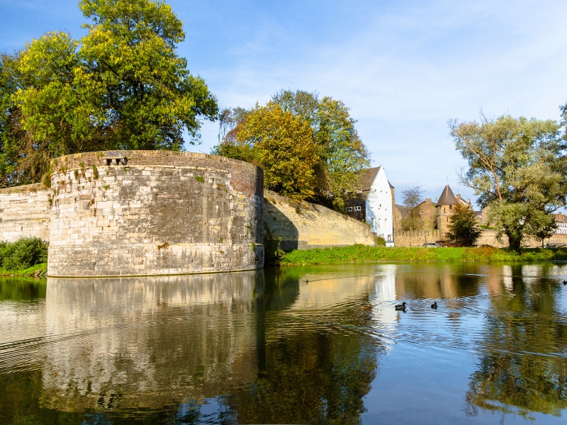 Discover Stadspark: Maastricht's Green Oasis of History