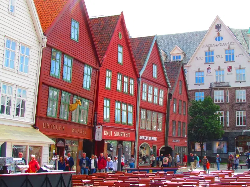 Odkryj dzielnicę Bryggen Hansa: historyczny skarb Bergen