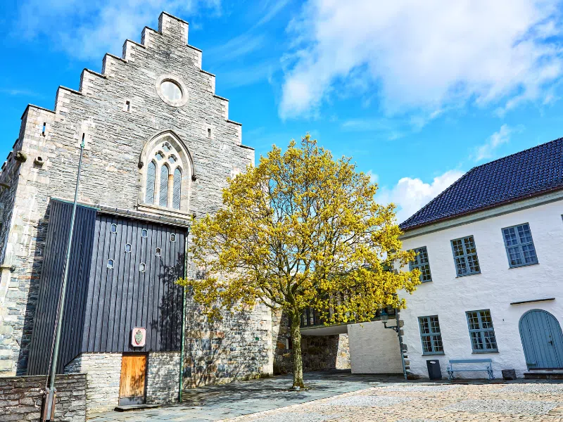 Discover the Bergenhus Fortress: Norway's Historic Stronghold