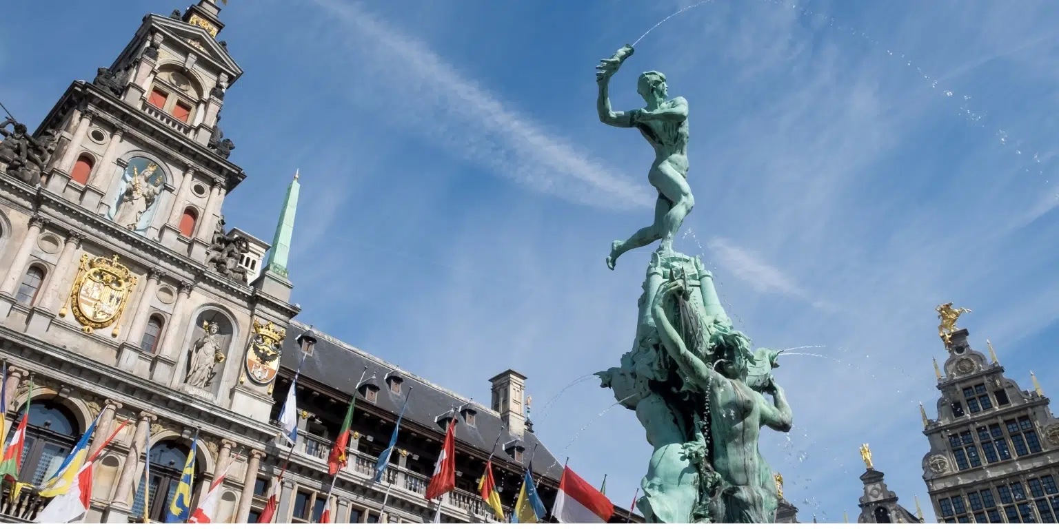 Découvrez la fontaine de Silvius Brabo sur la Grand-Place d'Anvers
