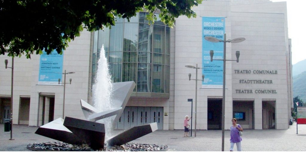 Il Teatro Comunale di Bolzano: Un audace polo culturale