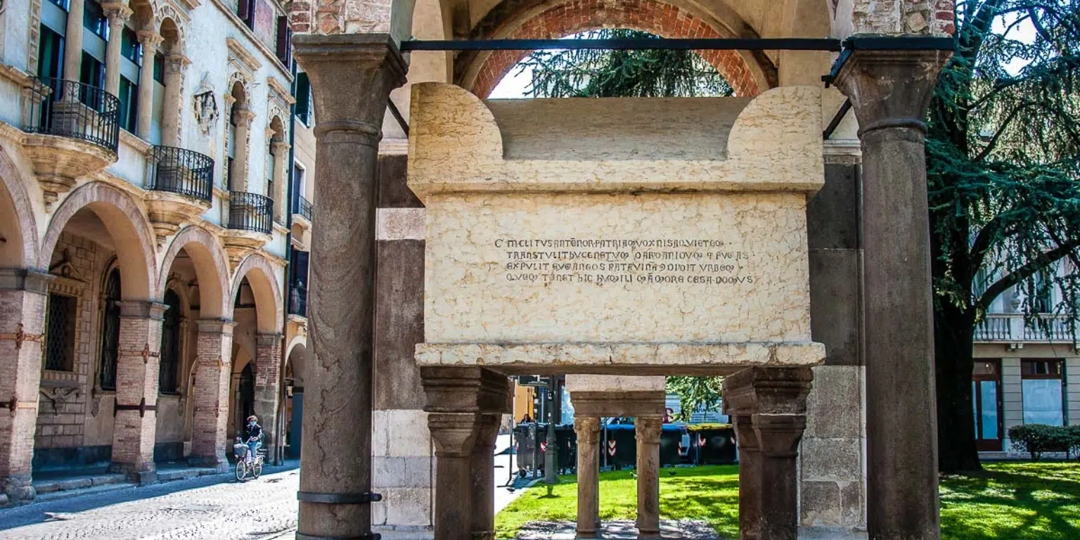 Scoprire la Tomba di Antenore nella ricca storia di Padova